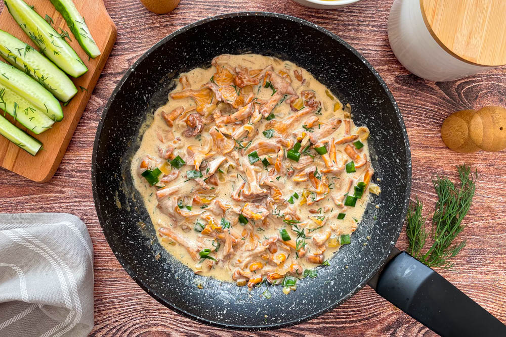 Voveraitės su grietine: lengvai pagaminamas troškinys